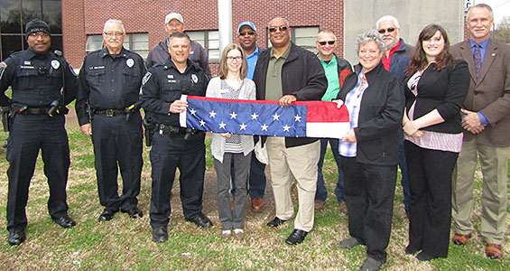 Donated flag flies high at Municipal Building – Gibson County News